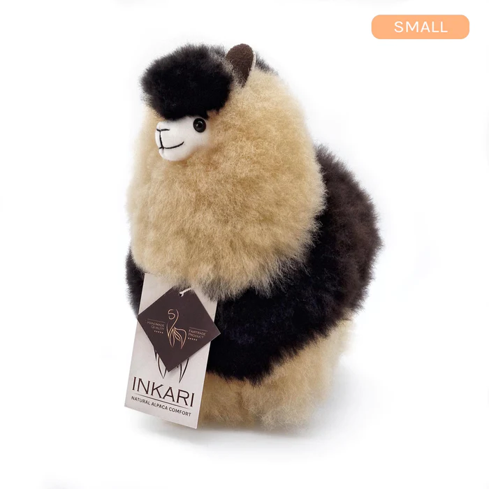 Inkari – Alpaka Kuscheltier Small (23 cm) - Espresso | Vechtetal Alpakas